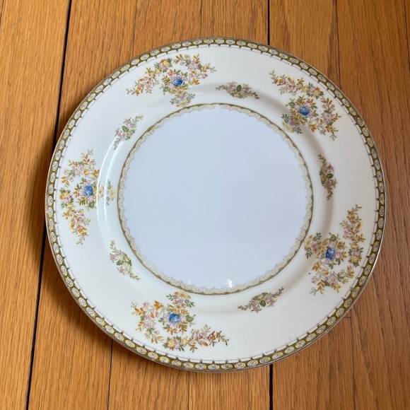 Royal Embassy | Dining | Royal Embassy China Fresno Dinner Plate | Poshmark